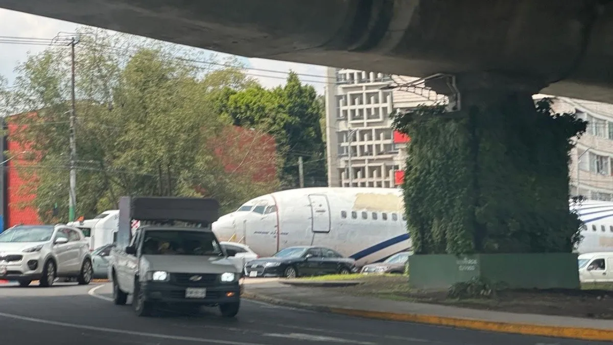No era aterrizaje forzoso: avión en Periférico será biblioteca pública ...