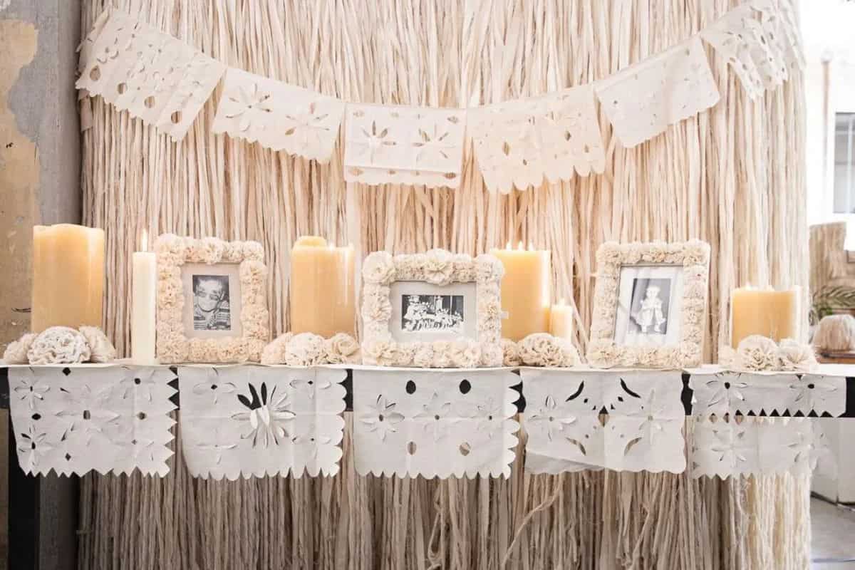 Altares “aesthetic”: la tendencia que borra el color de la tradición ...